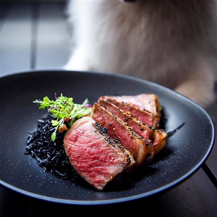 Steak & saffron squid ink rice | Recipe by SnowcologyCreation | cookniche